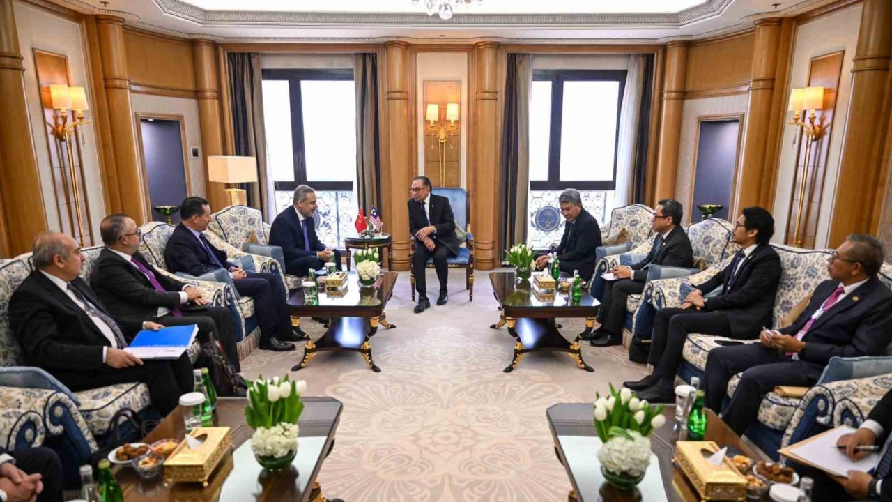 Bakan Fidan, Malezya Başbakanı İbrahim ile görüştü - Beyaz Gündem Gazetesi Bakan Fidan, Malezya Başbakanı İbrahim ile görüştü - Beyaz Gündem Gazetesi