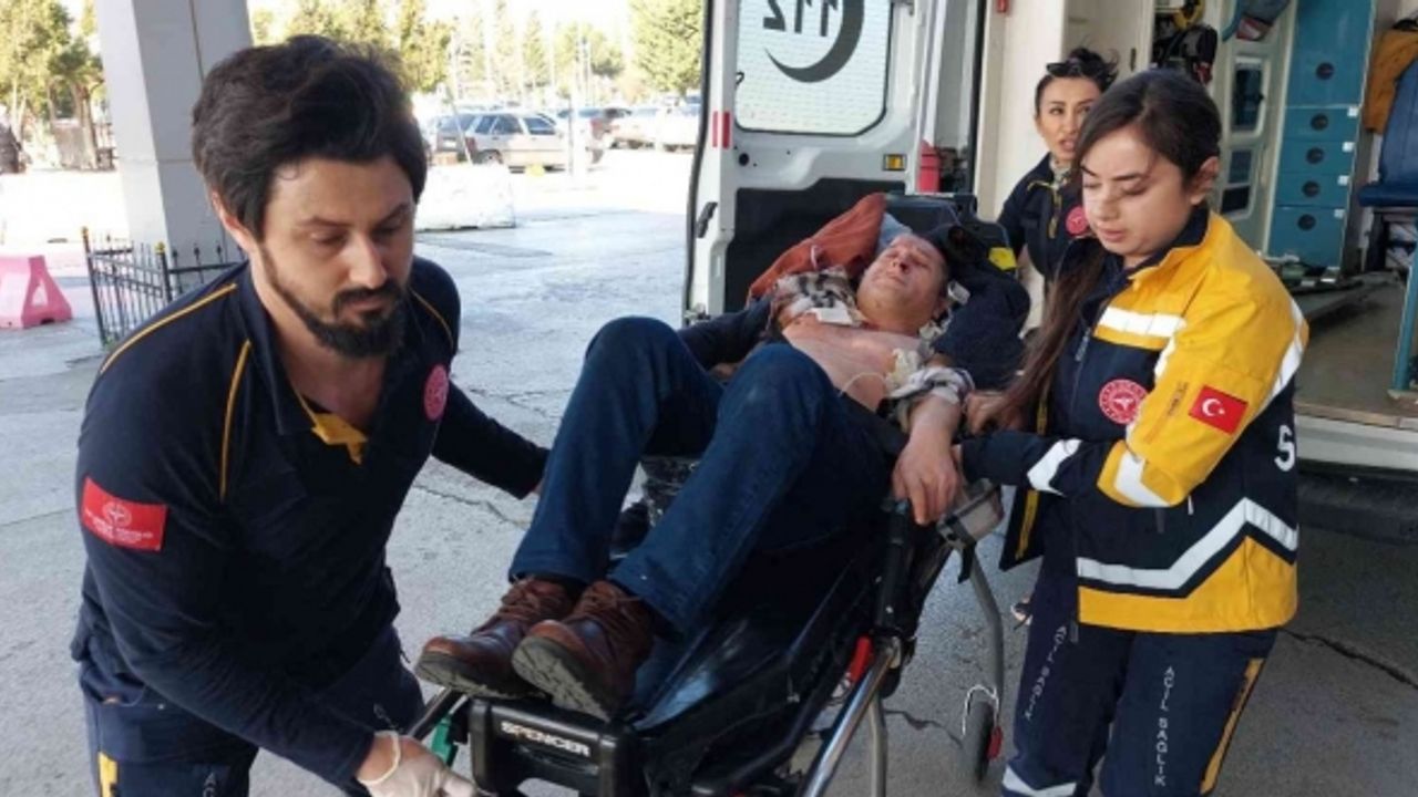 Samsun’da okulda dehşet: 17 yaşındaki genç, annesini öldürdü, annesinin ... Samsun’da okulda dehşet: 17 yaşındaki genç, annesini öldürdü, annesinin ...